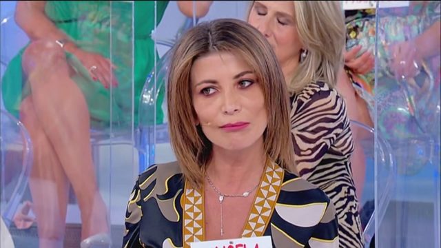 Angela: Andrea è un passo avanti rispetto a Riccardo… - Uomini e donne ...