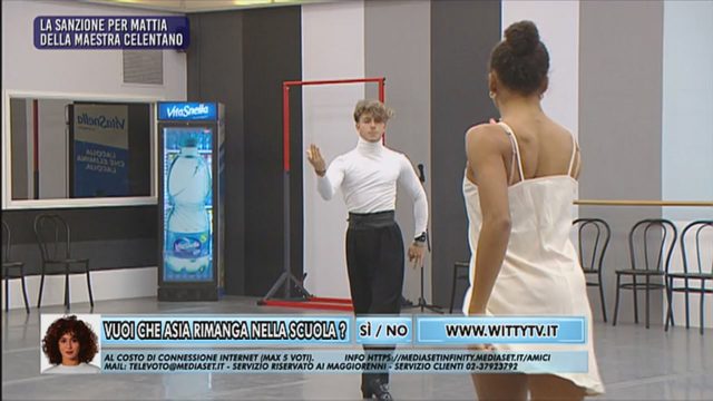 Mattia e Megan La ripetizione del compito 25 ottobre - Amici Clip | Witty TV