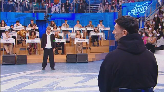 Ramon Il compito del maestro Emanuel Lo 6 novembre - Amici Clip | Witty TV