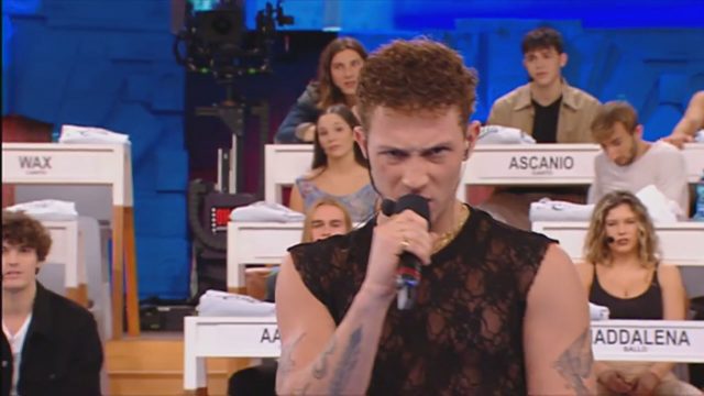 Wax Turista per sempre 6 novembre - Amici Clip | Witty TV