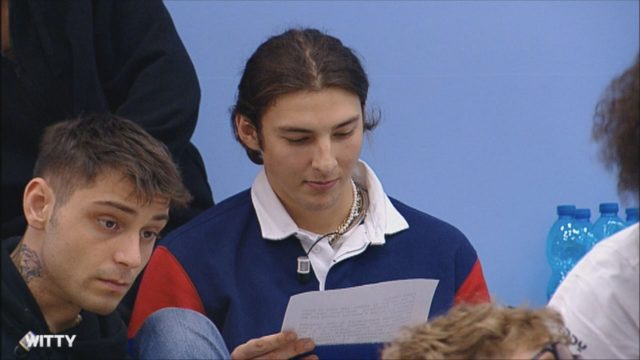 ESCLUSIVO: Un compito per Cricca - Amici Backstage | Witty TV