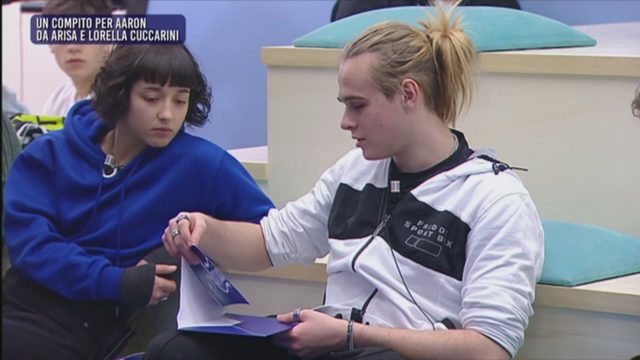 Aaron e il doppio compito 10 febbraio - Amici Clip | Witty TV