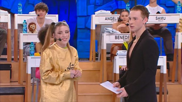 È uscita FULL OUT - Amici Clip | Witty TV