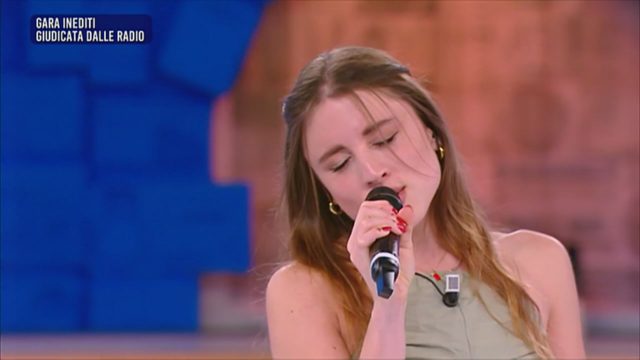 Angelina Ci pensiamo domani 28 aprile - Amici Clip | Witty TV