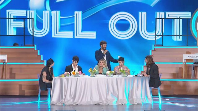 Il talk da tavolo 20 giugno - Amici Clip | Witty TV